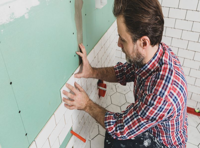 What To Know About Hiring A Wall Tiler - Itile Bathrooms NT
