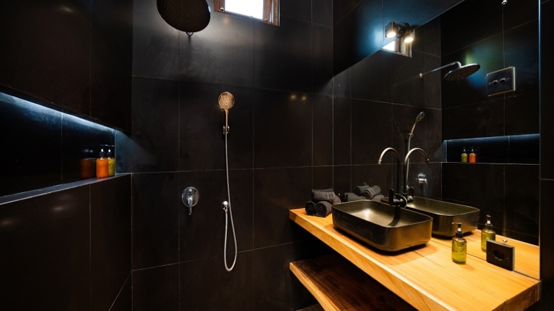 How To Make Black Bathroom Tiles Look Elegant?